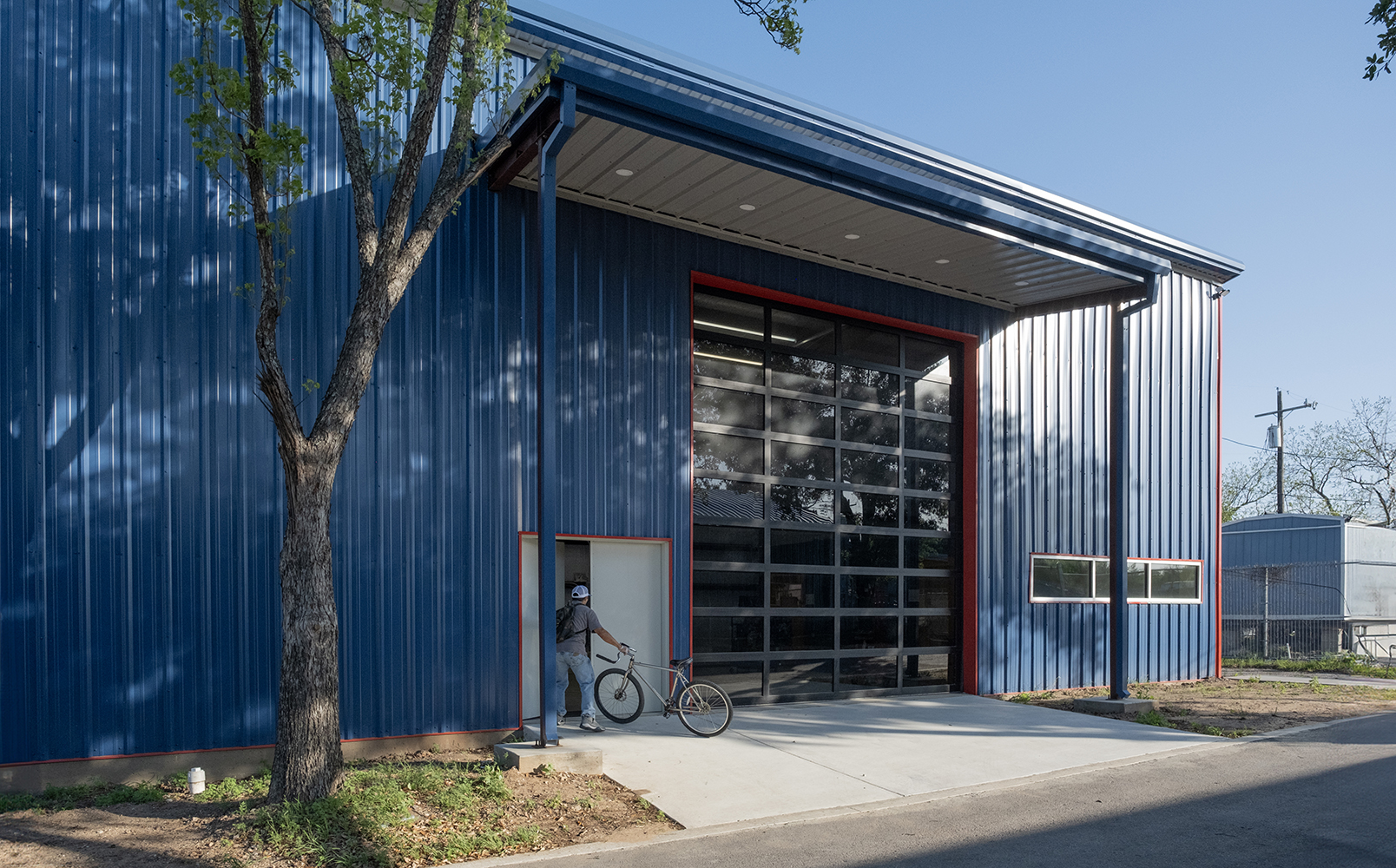 PLUGIN HOUSES FOR THE UNHOUSED / People's Architecture Office